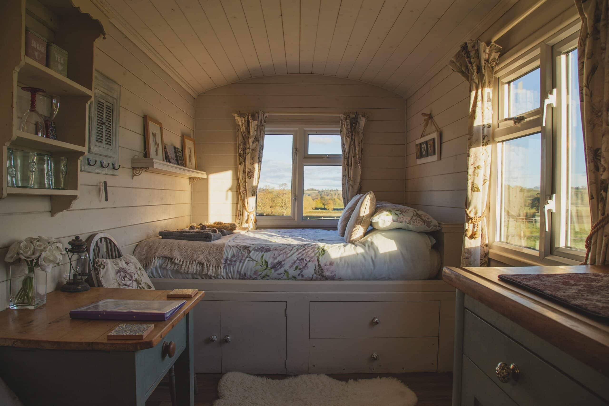 Airbnb Commission Rates: What Percentage is Taken? | Preno